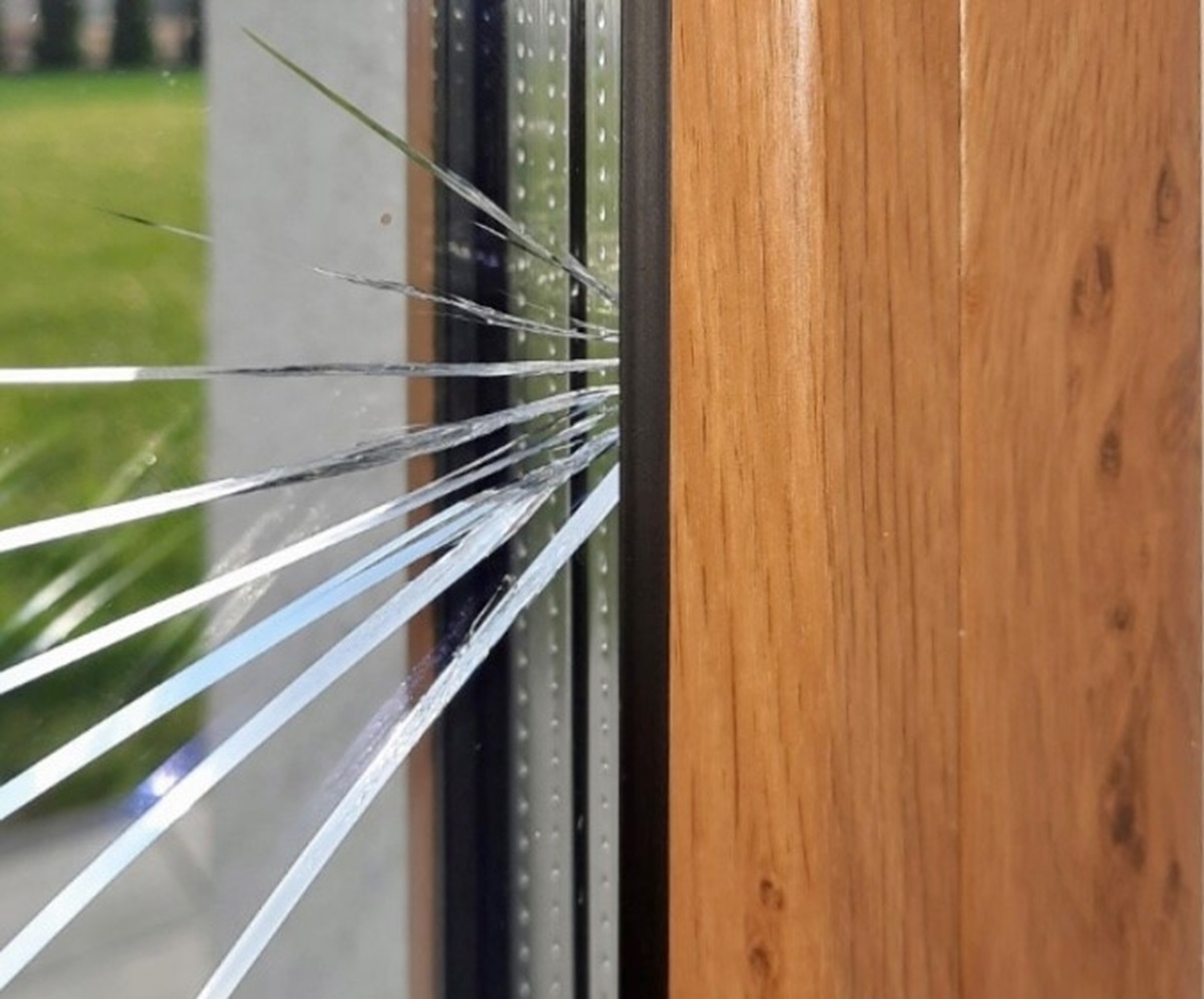 Finding the cause of glass breakages