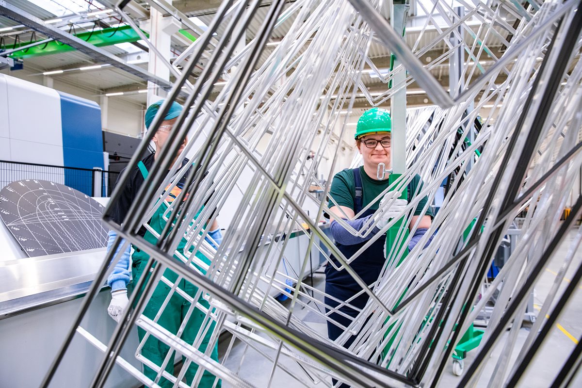 Powrót do biur i na linie produkcji – jak się przygotować?